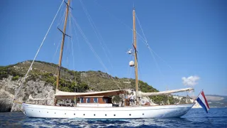 Feadship sailing yacht Iduna for sale